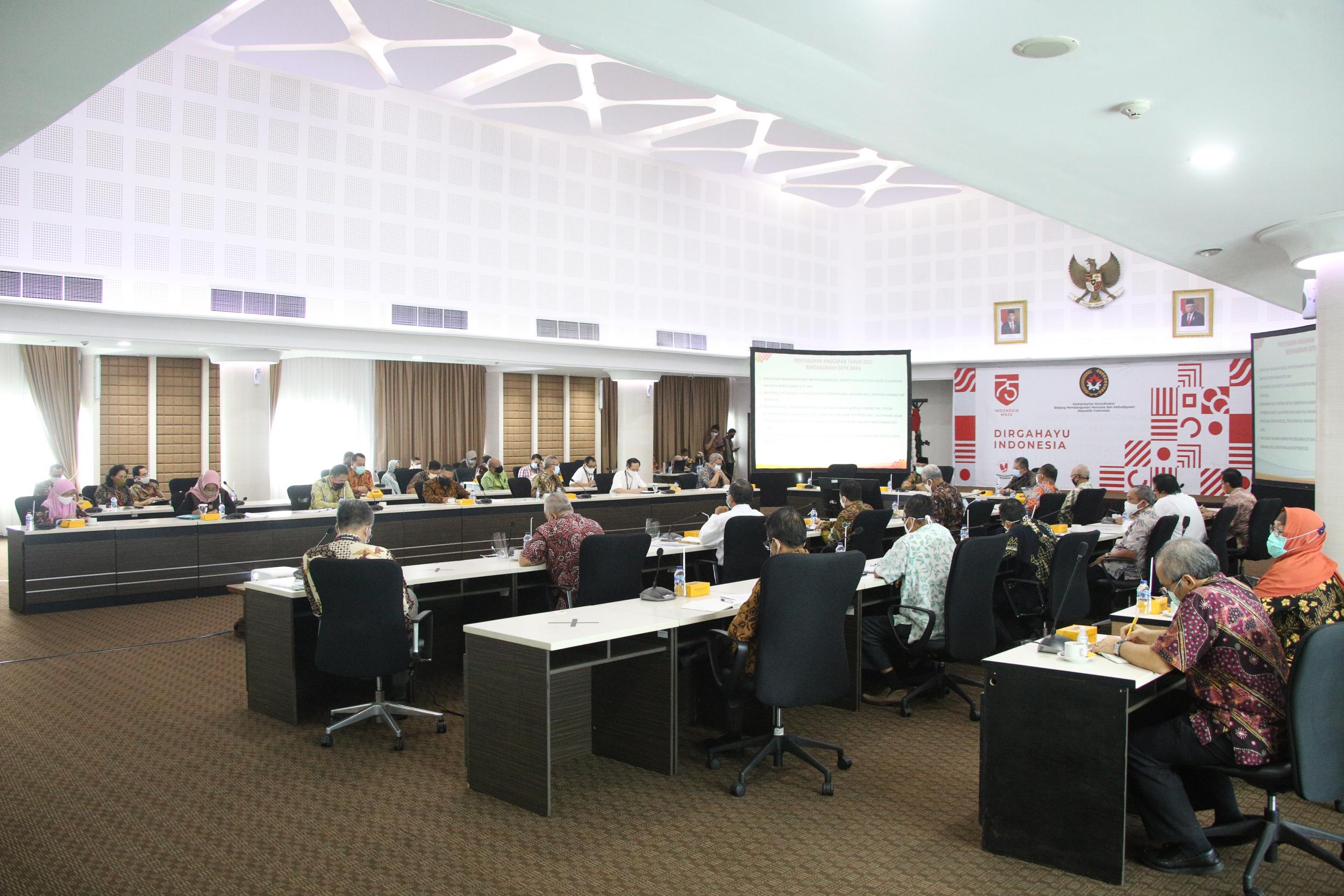 Menko PMK Pimpin Rapat Koordinasi Eselon I dan II di Kemenko PMK ... Menko PMK Pimpin Rapat Koordinasi Eselon I dan II di Kemenko PMK ...